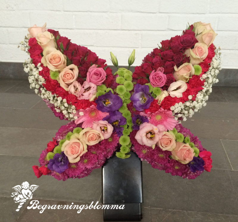 Fjäril i rosa/lila – Begravningsblomma